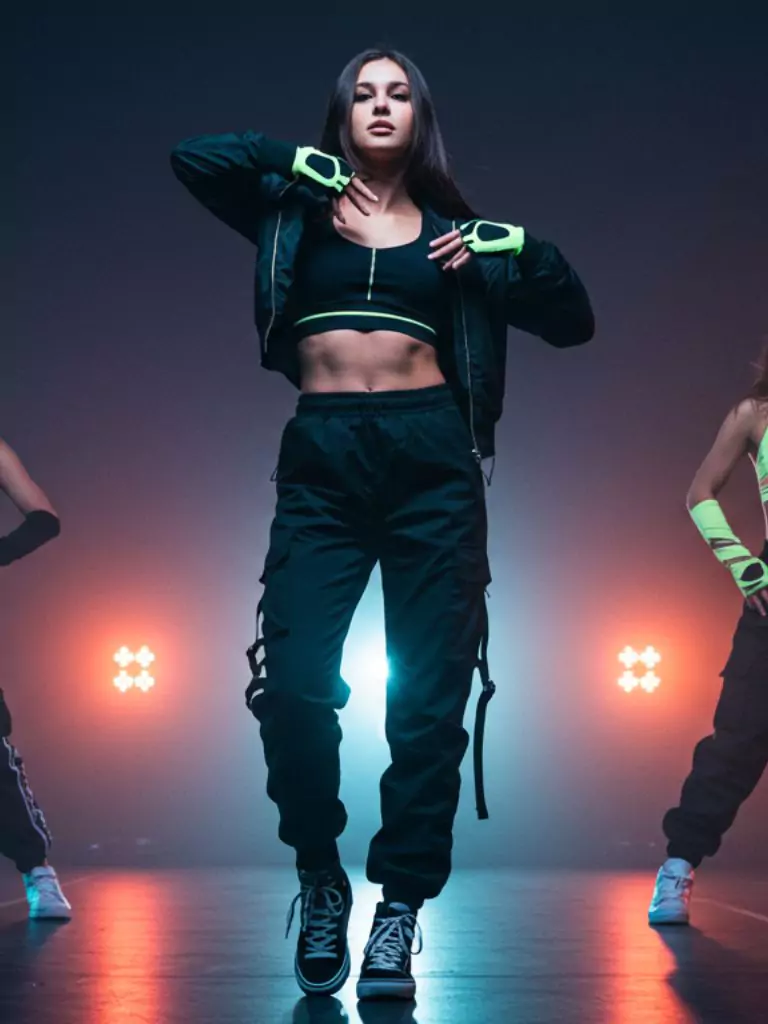 10 Bold and Stylish Outfit Ideas Kpop Idol Looks for Stage – KPOPMOOD