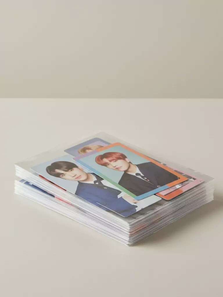 15 Must-Have K-Pop Photocard Holders for Every Collector – KPOPMOOD